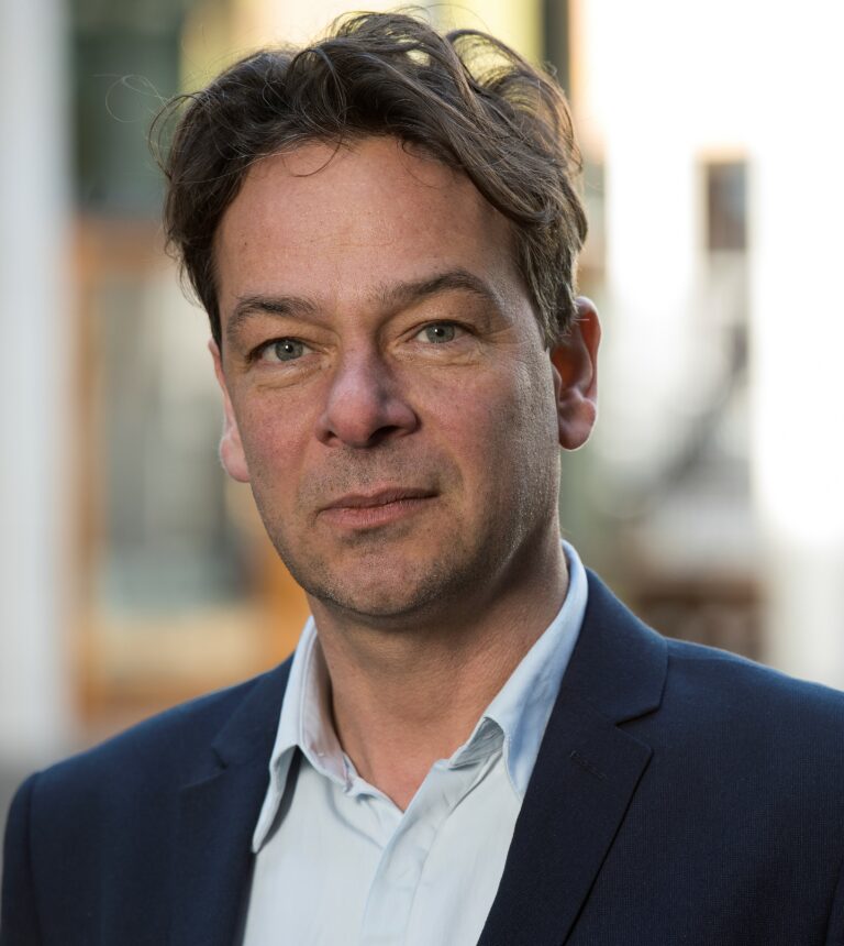 Professor Daniel Bonn wins Physica Prize 2021 – Congratulations! – PoreLab